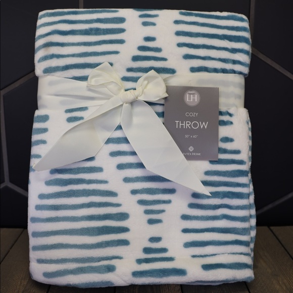 Levtex | Bedding | Levtex Home Scattered Lines Throw Blanket Blue ...